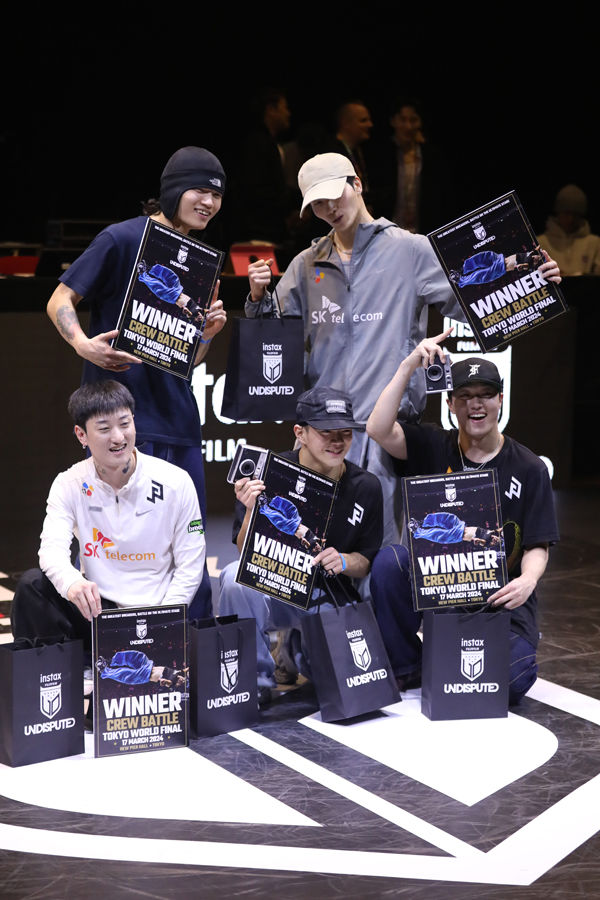 Jinjo Crew, Shining on the World Stage - Kpopmap