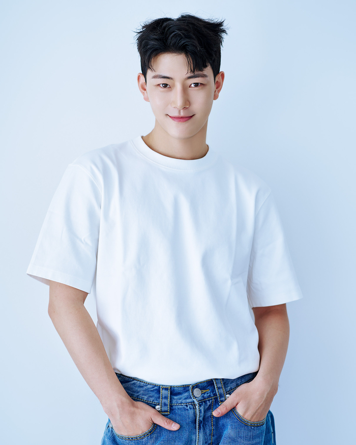 Actor Moon JiYong has signed an exclusive contract with Y1 ...