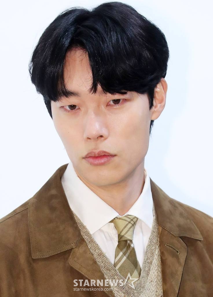 Actor Ryu JunYeol has recently drawn attention for his participation in ...