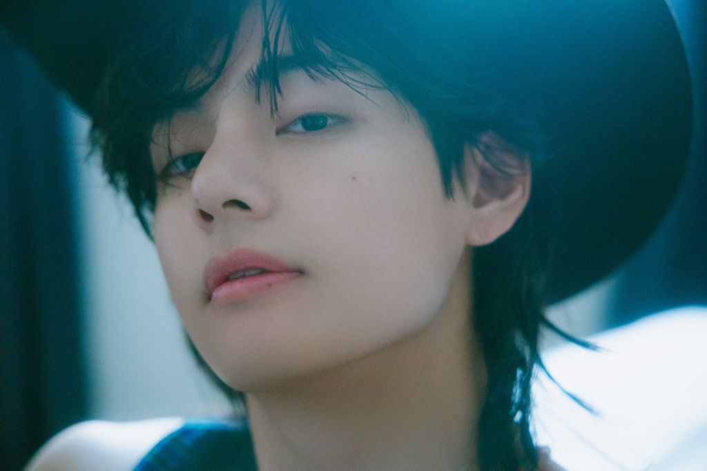 BTS V's 'Slow Dancing' Surpasses 390 Million Streams on Spotify ...