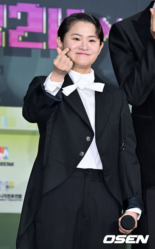 Celeb Five Kim ShinYoung, beloved for her versatile talent in the ...