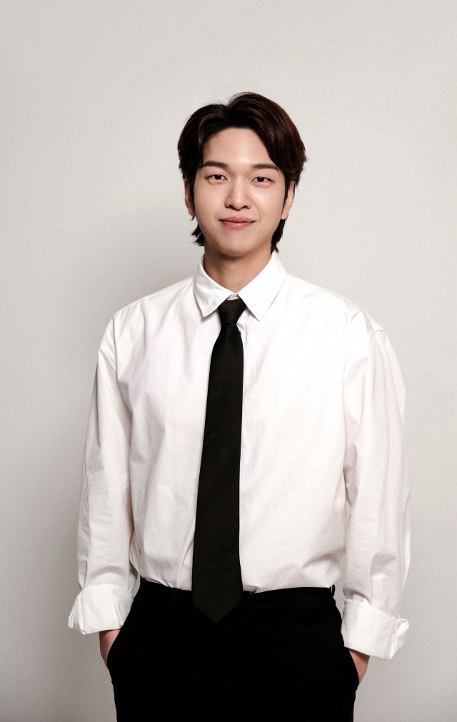 Yoo JaePil signs renewal contract with FNC Entertainment, showcasing ...