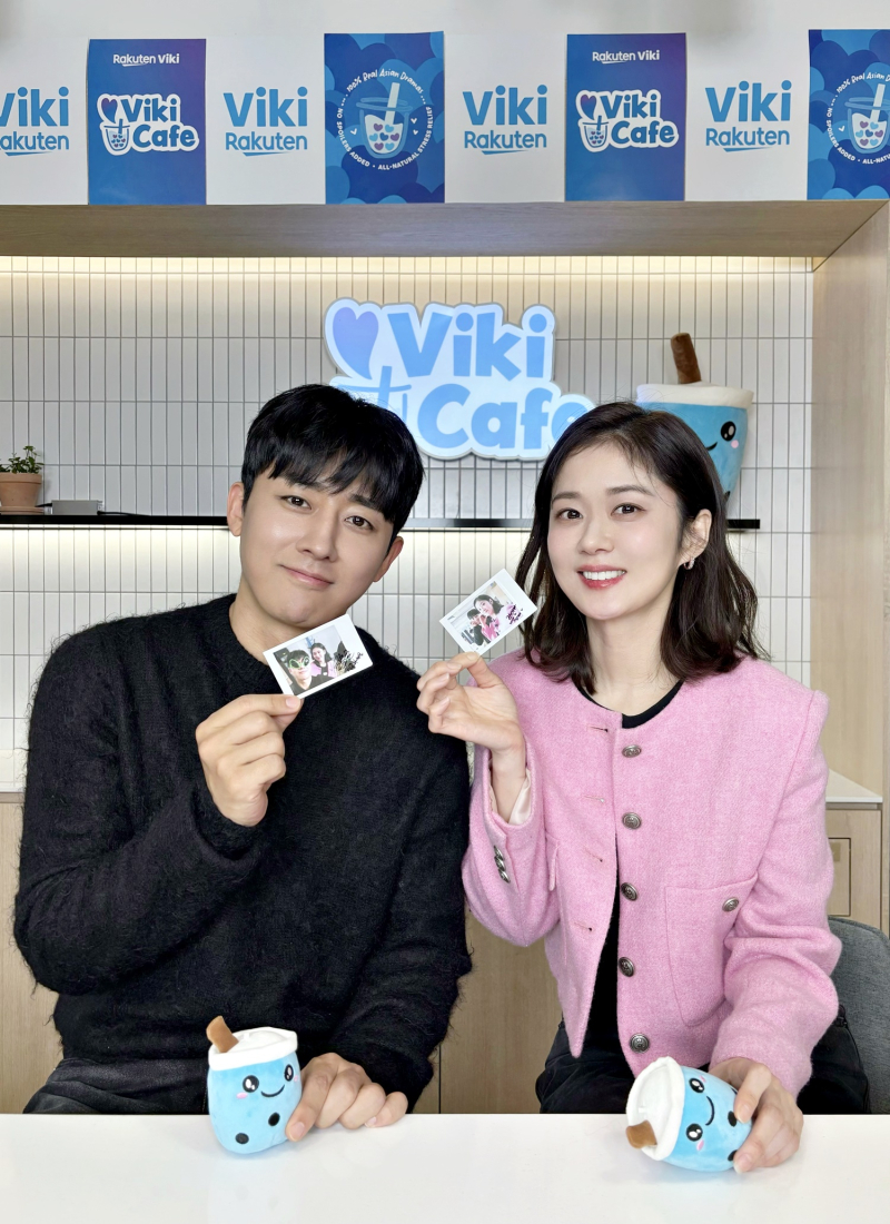 Jang Nara and Son HoJun had a meaningful time with fans from around the ...