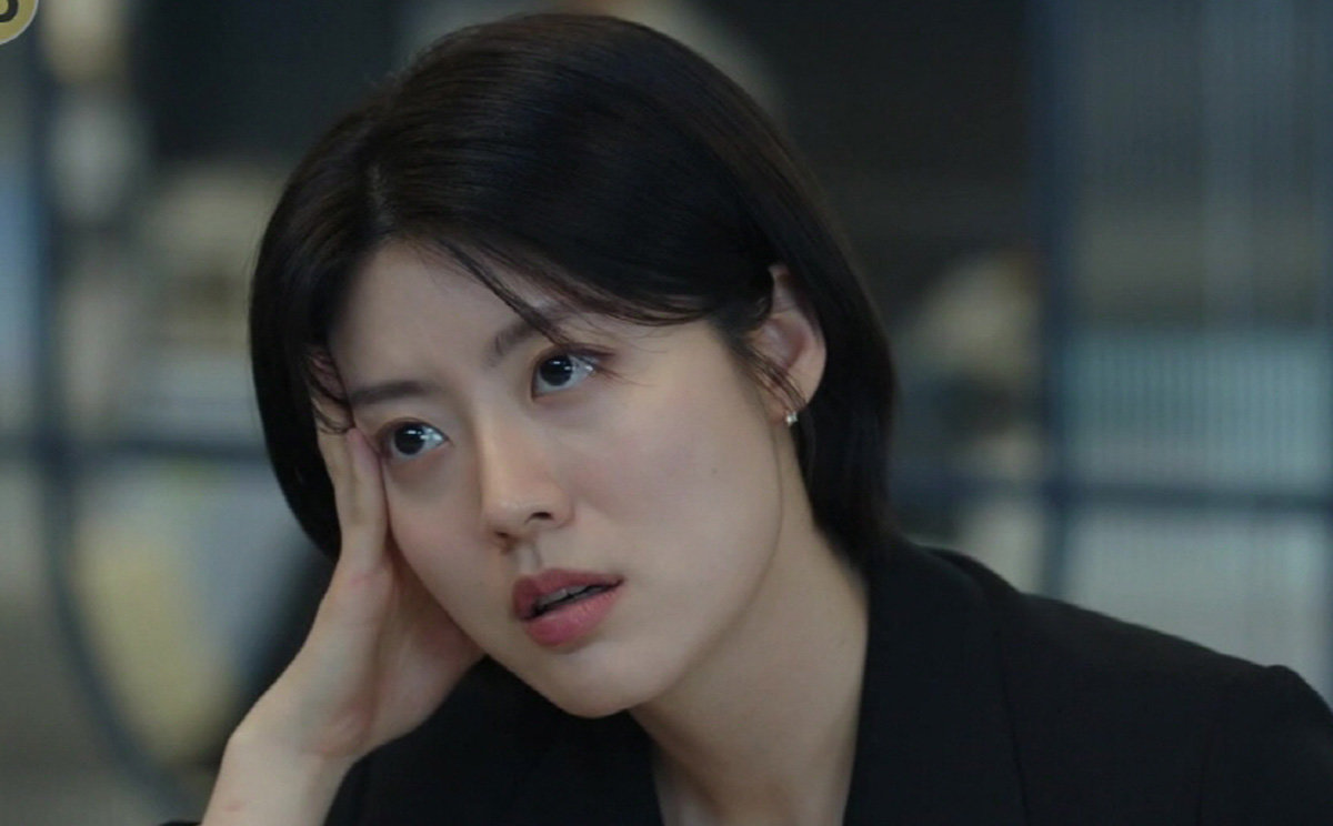 Han YuRi, Making Her First Appearance as a Divorce Team's New Lawyer in ...