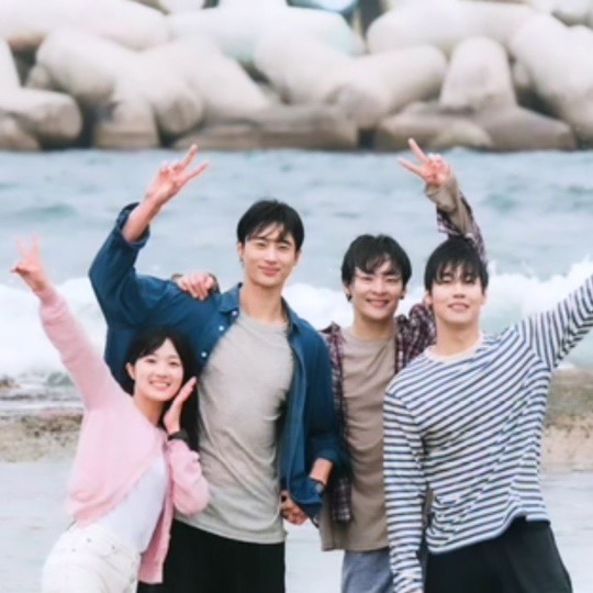 Exploding Popularity: "Lovely Runner" Creates a Sensation - Discover ...