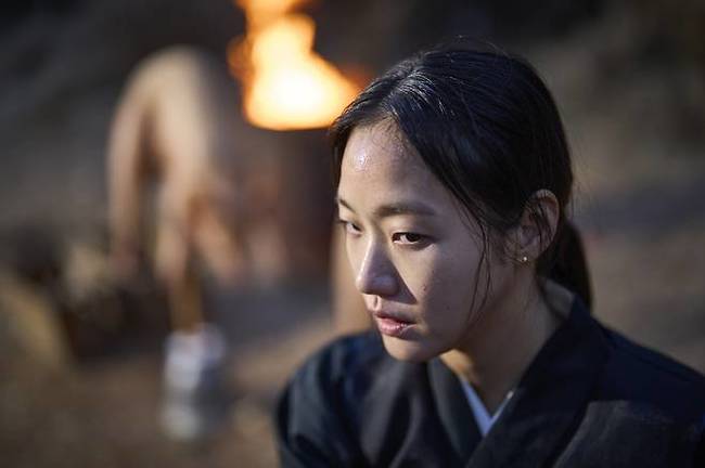 Kim GoEun and Choi MinSik, through the movie 'Exhuma', have transcended the deep historical ...